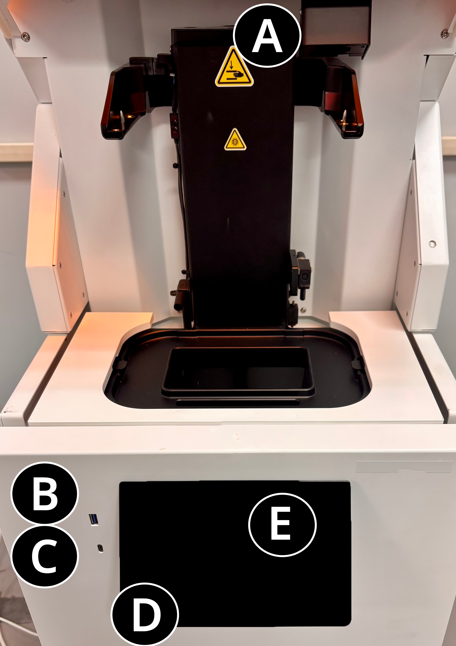 Figure 4 135 Touch Screen and QR-Code Scanner