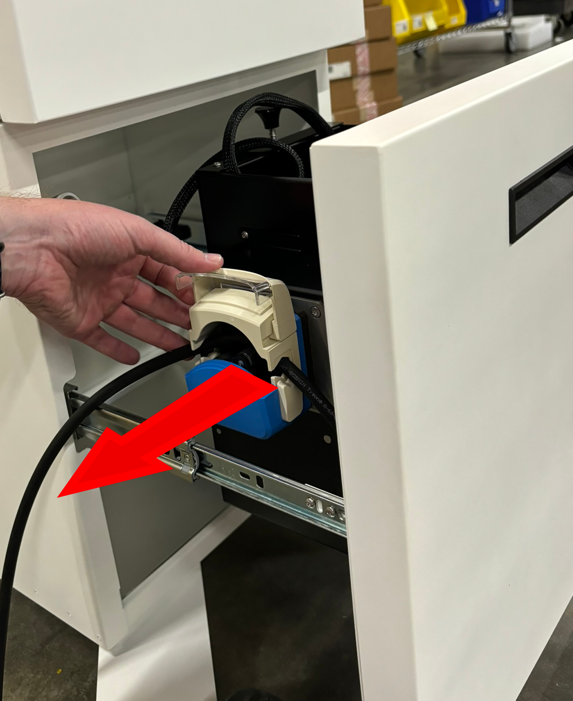 Figure 4 135 Remove / Replace MCO Tubing