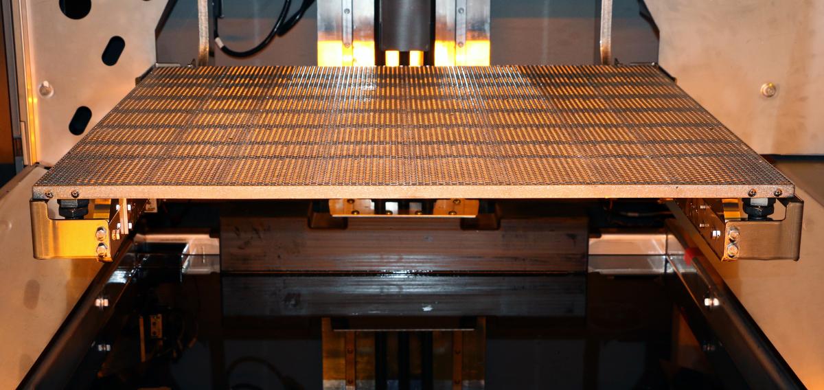 SLA 750 Installing the print platform