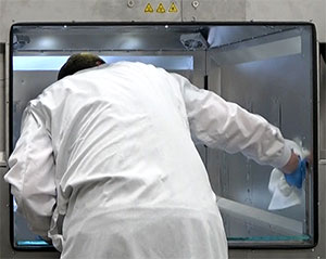 Cleaning the PostCure 1050